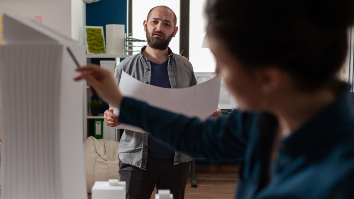 How do HVAC Contractors Manage System Stress During Heat Waves? - FaTechMe